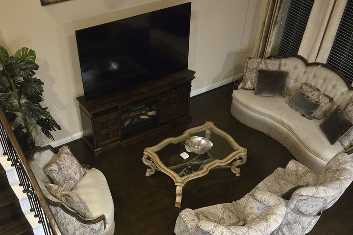 Spacious 5-bedroom House In Charming Rosharon With Wifi And Fitness Room - Pearland, TX