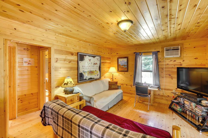 Deadwood 'Wolf Cabin' W/ Fire Pit & Grill - Deadwood, SD