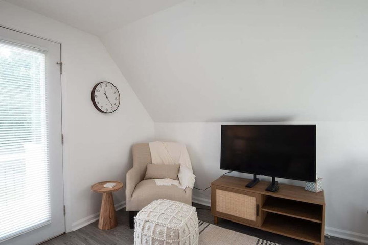 Cozy Farm Apartment W/ Scenic Country View - Morgantown, PA