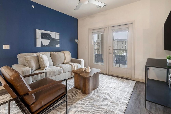 Landing | Stylish 2bd, Game Room, Gym - Kyle, TX