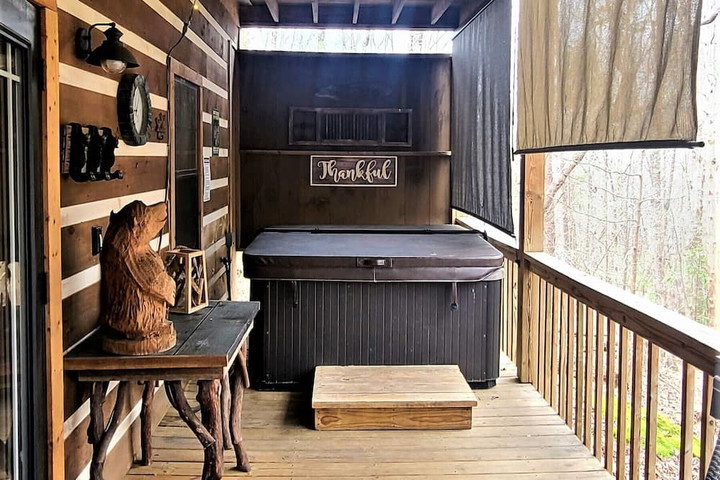 Sweet Retreat Cabin - Fiber Optic Wi-fi, Hot Tub, Pool Table And More.... - Clermont, GA