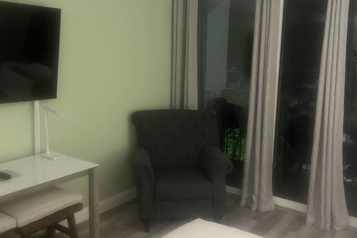 Ramada Sarasota Condo Hotel#407 Balcon Sur L'eau, Lit King, Piscine, Kitchenette - Sarasota, FL