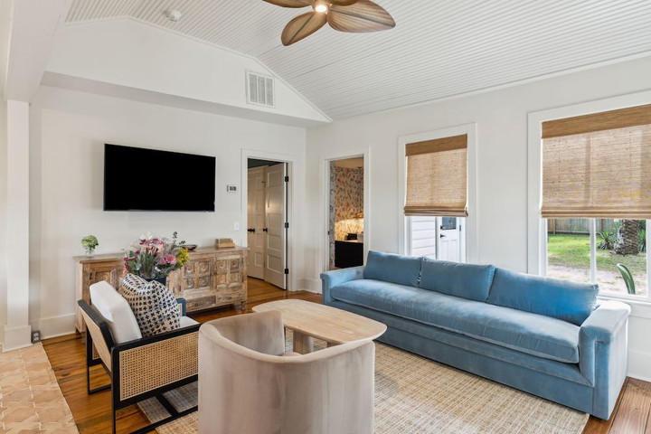 New 2 King Bed / 2 Bath Cottage At Starlight Motor Inn Minutes From Downtown - Charleston, SC