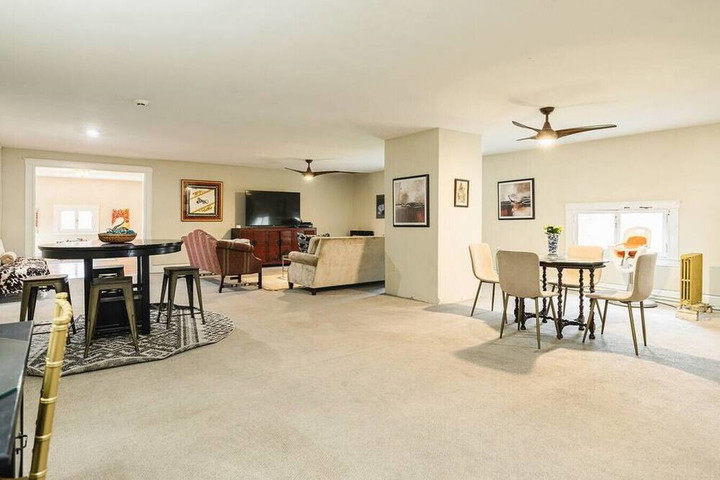Private Top Floor 4br Suite At Marion Hall Mansion - Cincinnati, OH