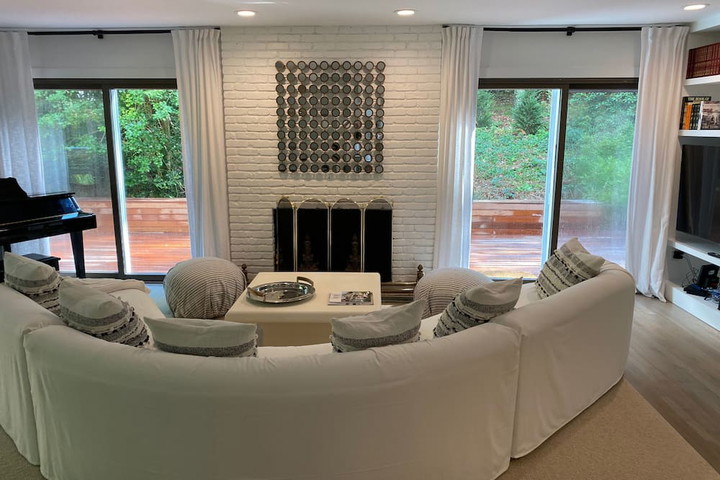 Beautiful Modern Home & Guest House With 8 Bedrooms Total - Sag Harbor, NY