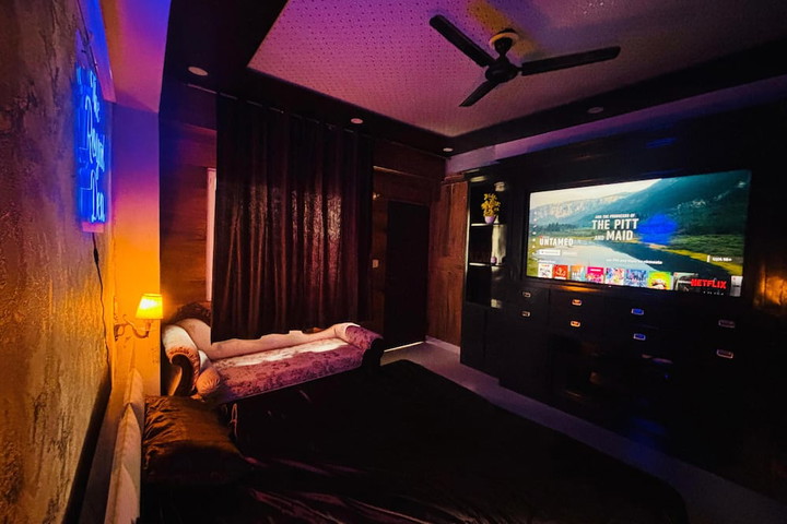The Mussoorie Glow Luxury 3bhk With Private Penthouse & Hill View - Dehradun