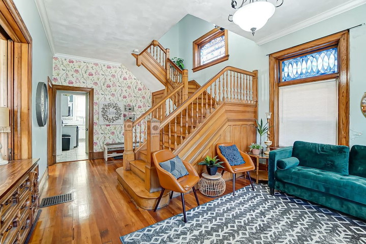 Convenient Cincy Boho Large Group Vacation Rental - Cincinnati, OH