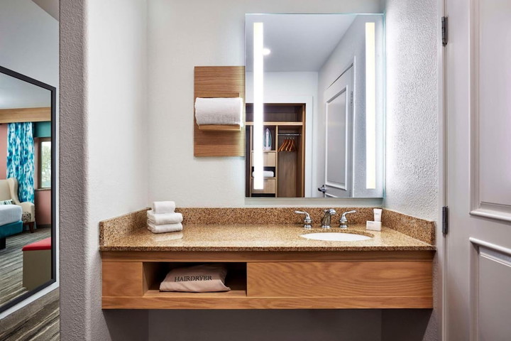 Convenient Base For Exploring Pismo Beach & Slo County L Deluxe King Room - Pismo Beach, CA