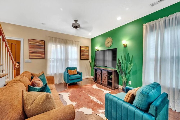 Cozy 2b Townhouse - Hot Tub - Concord, NC