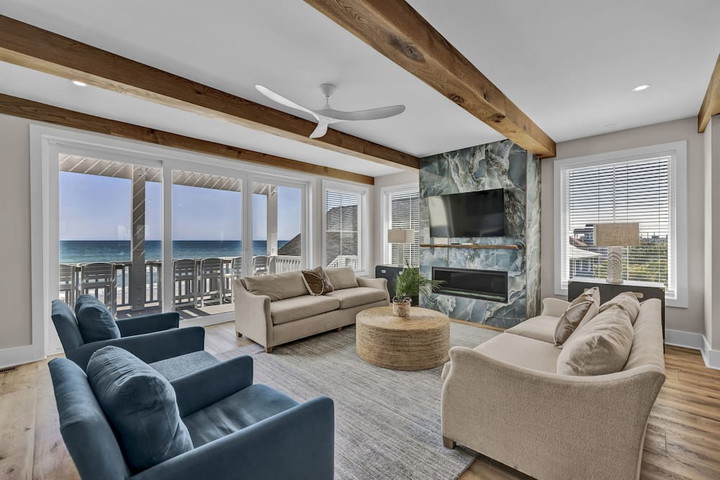 The Turtle's Palace- Oceanfront - Pool - Hot Tub - Dog Friendly - Surf City, NC