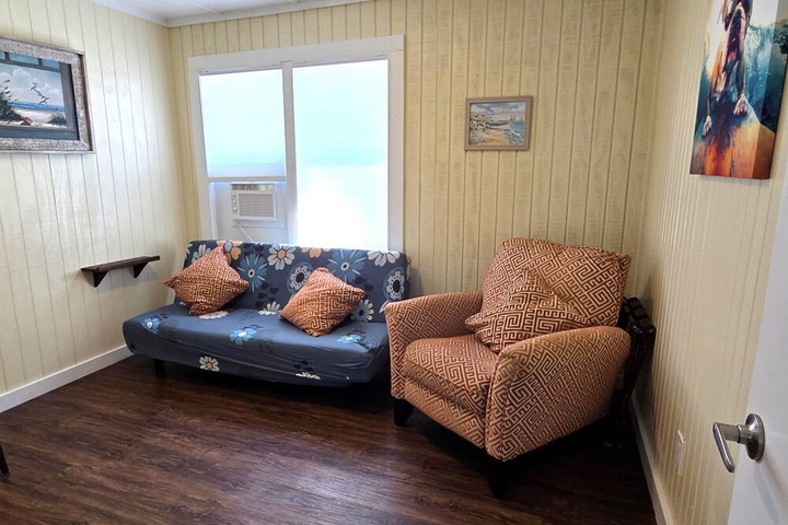 Castaway! Db3--1 Bedroom/1 Bath Cottage, Walk To The Beach, Dogs Ok! - Port Aransas, TX