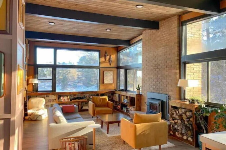 The Atomic Lodge - Luxury Mid-century Sanctuary - Ely, MN