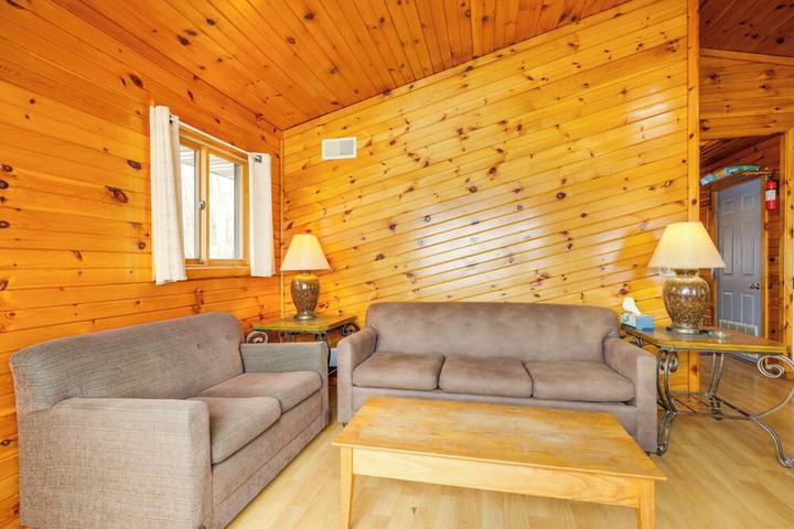 Lake Access & Pier: Northwoods Fishing Cabin - Wisconsin