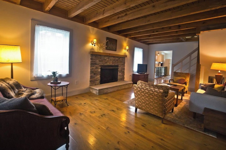 Steps Away From Main Street At This Centrally Located House In Clayton. Ga. - Clayton, GA