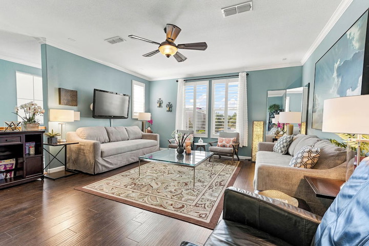 California Capital Airshow ~ Spacious Boutique Brownstone Near Mather Airport - Rancho Cordova, CA