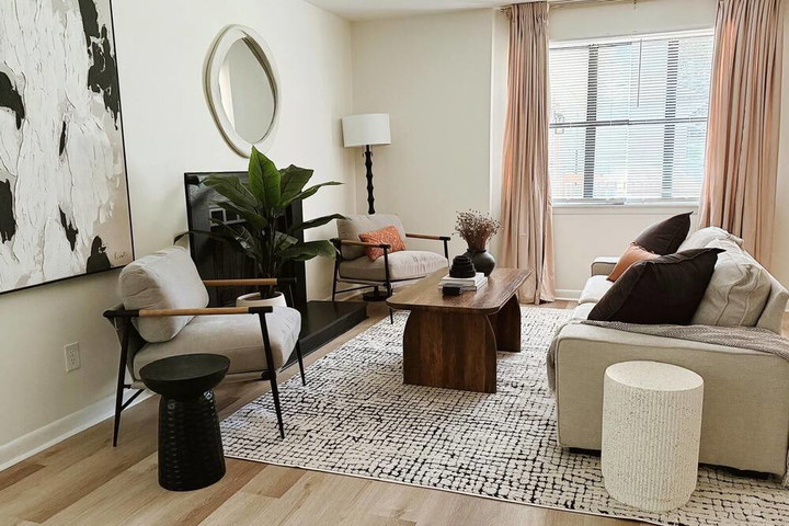 Charming Retreat In Raleigh, 2 Bedrooms - Raleigh, NC