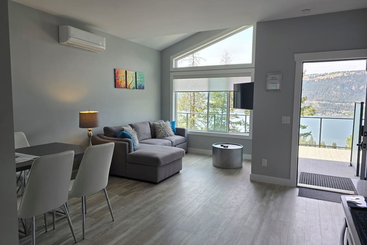 Luxury Modern Loft. Located On A Plateau With Stunning Views Over Lakes - Lake Country