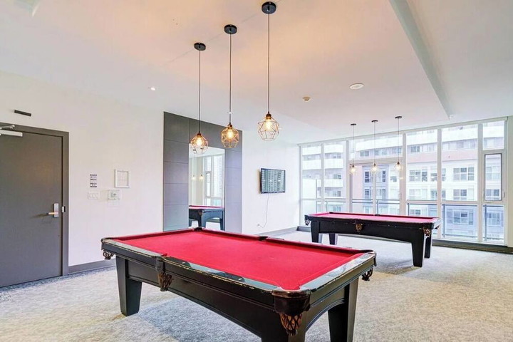 Square One Luxury Condo Pool Hot Tub Skyline Views - Toronto