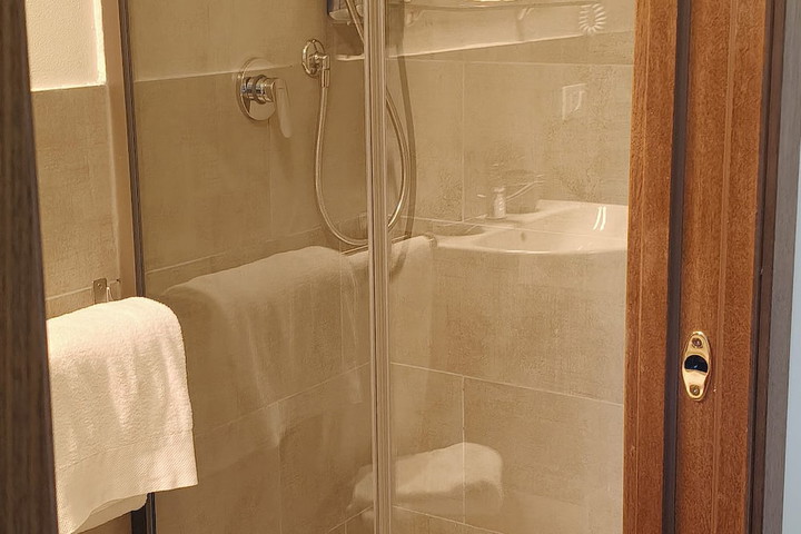 Just A Stone's Throw From Volterra: Rooms With All The Comforts - Volterra