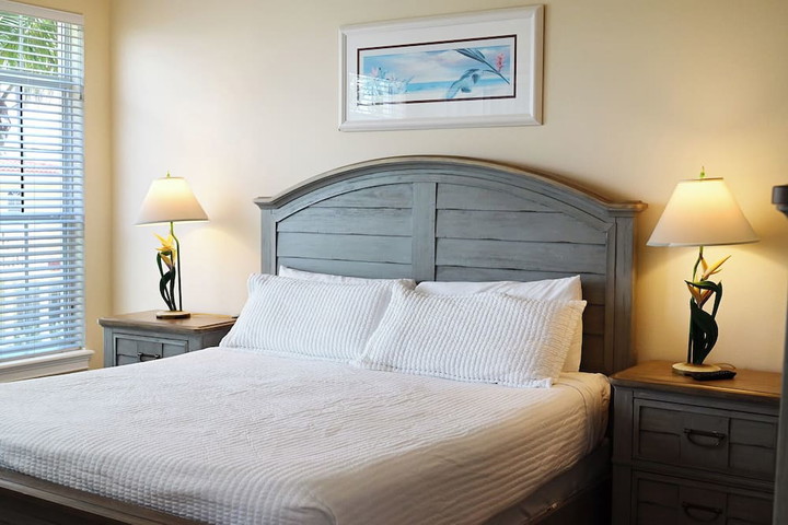 Luxury 2br Condo With Jacuzzi & Screened Lanai - Holmes Beach, FL