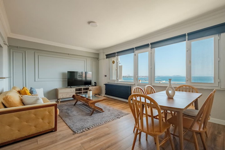Spacious 2br Sea View - Balcony - Prime Location - Ataköy