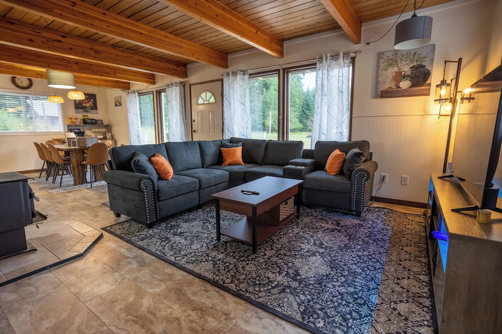 Mt Rainier,besthome To Stay!4bedroom_2bath_sleeps10,ac,hot Tub,car,rv Parking, - Ashford, WA