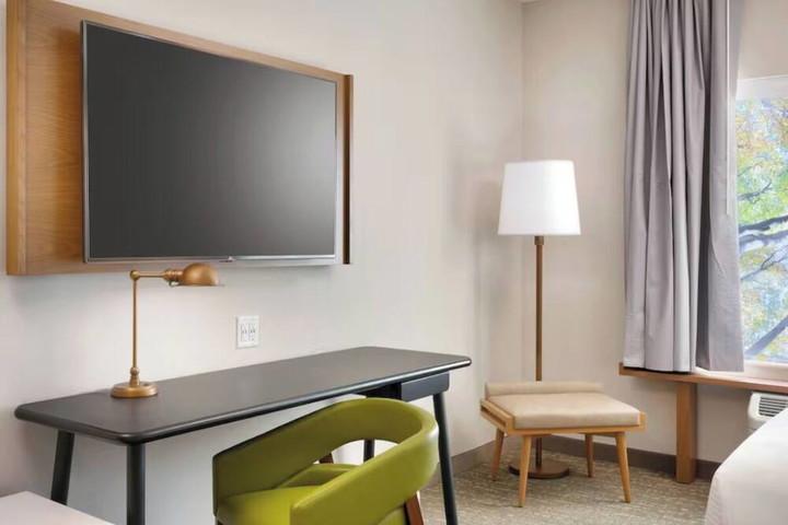 Breakfast Included & Pool Access | Minutes To Red Rocks & Downtown Denver - Wheat Ridge, CO
