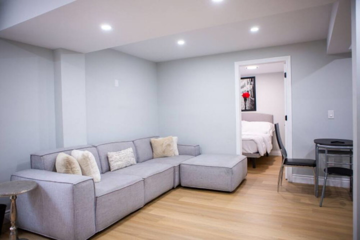 Cozy And Private Basement Apartment / Ideal For Relaxation Or Work - Brampton