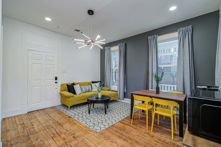 Cheerful & Central 1-bd/1-ba W Backyard (Sleeps 2) - Houston