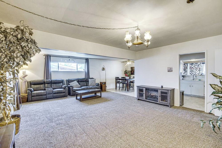 Walkable Home In Cedar City With Ample Parking - Cedar City, UT