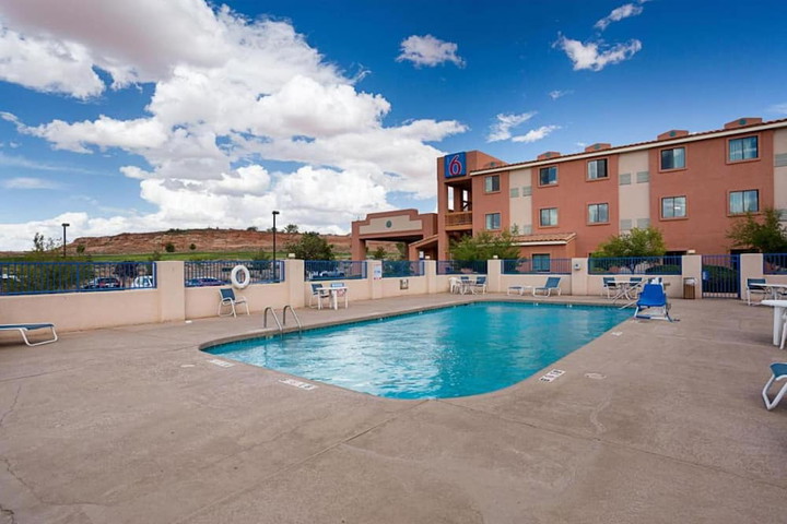 1 Queen Bed|mobility|tub|nsmk - Page, AZ