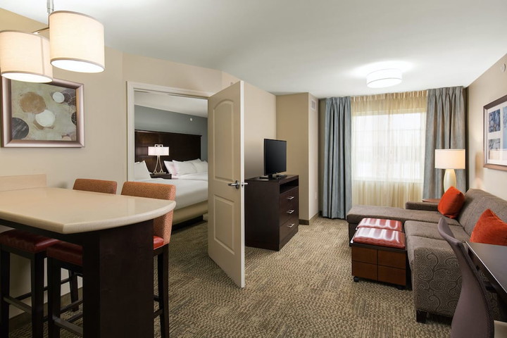 Mobility Accessible Suite Près De L'ohio State University | Petit-déjeuner Quotidien Gratuit - Ohio