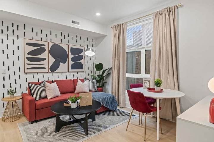 Bright Boutique Condo | Parking | Downtownuniv City - Ardmore, PA