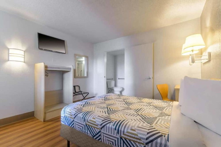 1 Full Bed | Ada/tub - Fremont, CA