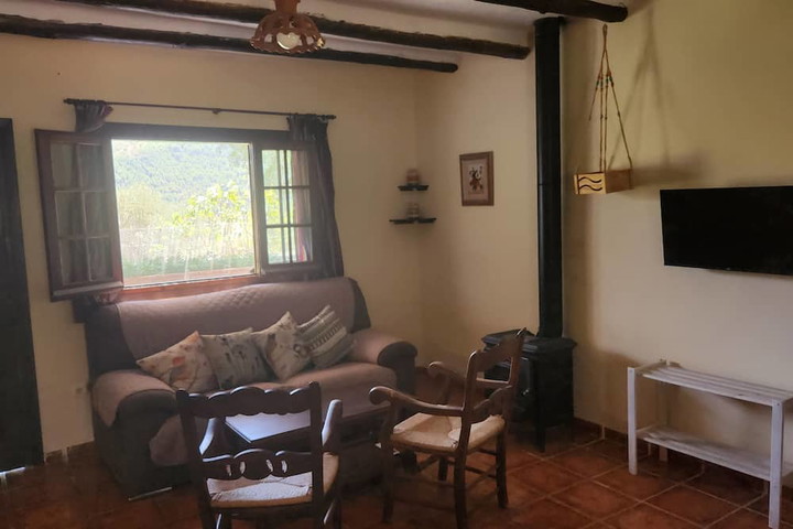 A Small House Nestled Among Centuries-old Olive Trees With Spectacular Views - Órgiva