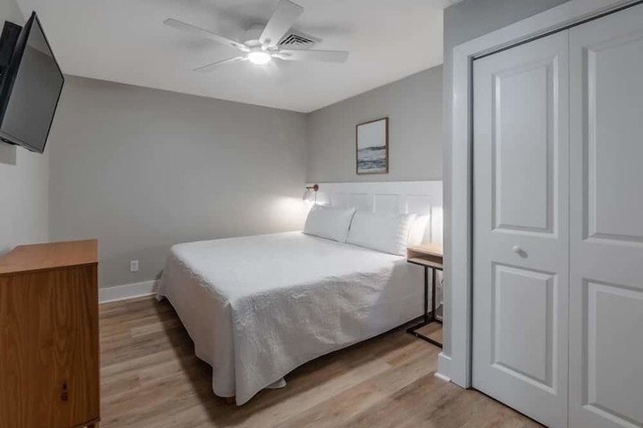 Beach House Oki - Two King Suite In Hotel On Oak Island, North Carolina - Oak Island, NC
