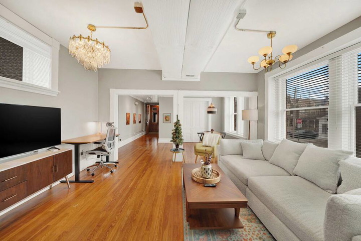 Huge 1st Floor Historic Apartment Soaring Ceilings - Kennett Square, PA