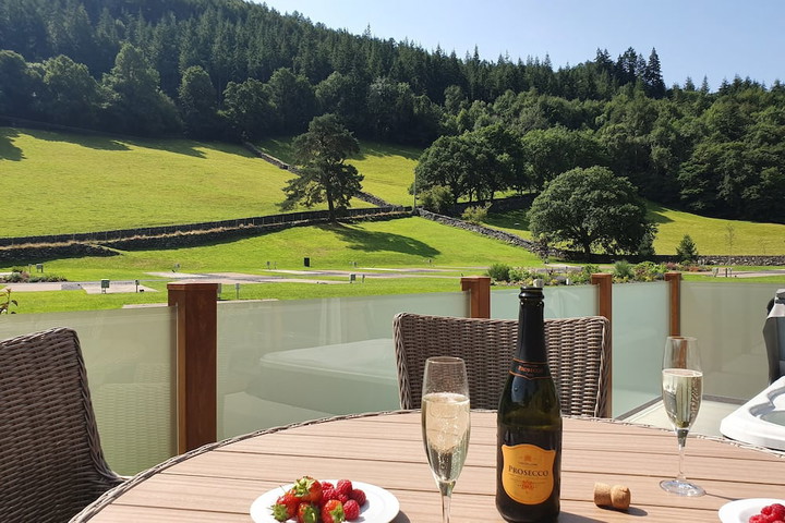 Luxury Hot Tub Lodge In Betws-y-coed, Ideal For Exploring Snowdonia National Park - Betws-y-Coed