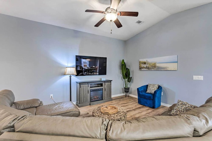 Spacious Navarre Retreat W/ Fenced-in Yard! - Navarre, FL