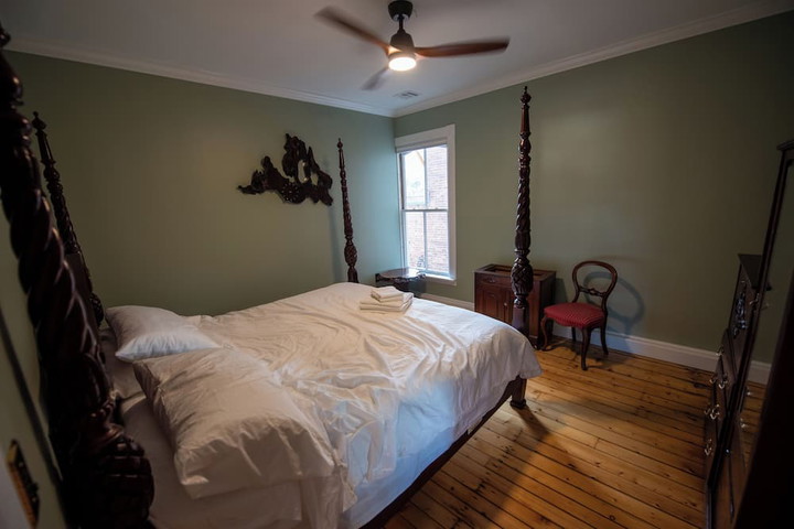 Vermont Downtown Oasis - Two Bedroom In Picturesque Downtown - Bennington, VT