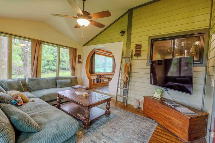 Shire Cottage: We're Looking For Someone To Share In An Adventure In Wv. - Harpers Ferry, WV