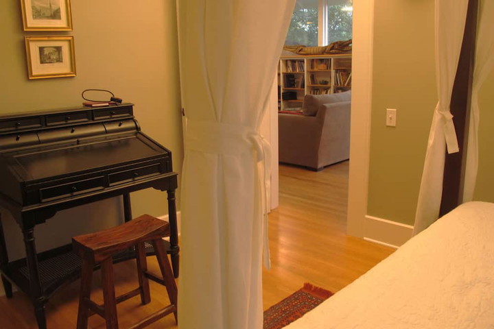Travis Heights Apartment Near Soco, Downtown, Auditorium Shores, And Boardwalk - Austin, TX