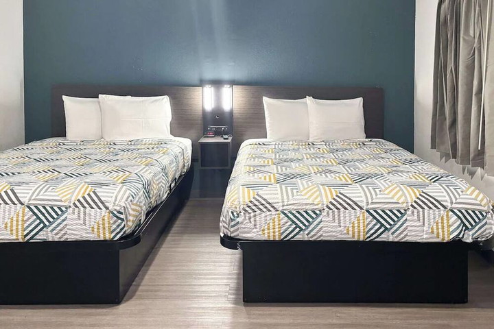 4 Sleek Studios Perfect For Overnight Layovers Or Quick Short Dfw Visits - Grapevine, TX