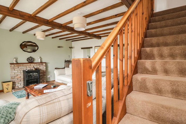 Daisy Cottage, Character Holiday Cottage, With Hot Tub In Penruddock - Pooley Bridge