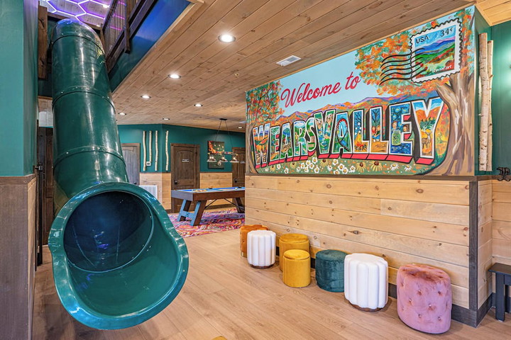 Sleeps 40! Bowling + Indoor Grotto Pool W/ Slide - Townsend, TN