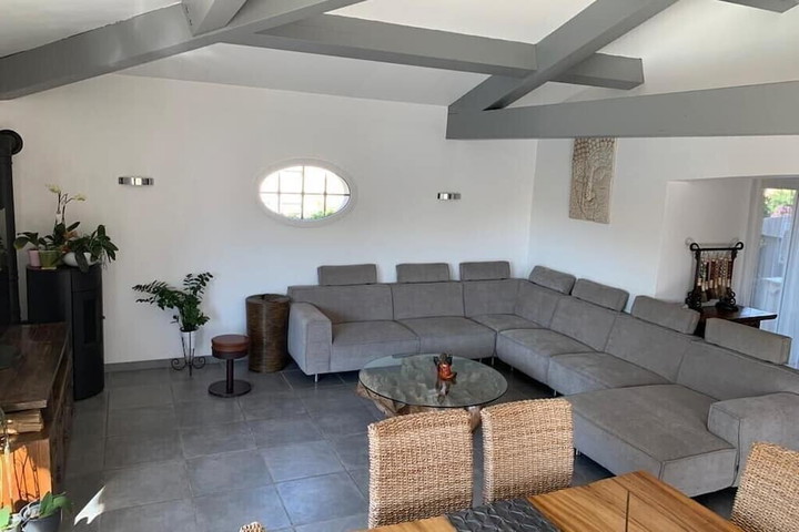 4 Bedroom Villa In Istres - Saint-Martin-de-Crau