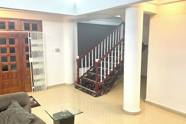 Spacious 6-bedroom Villa In Charming Accra With Ac - Accra