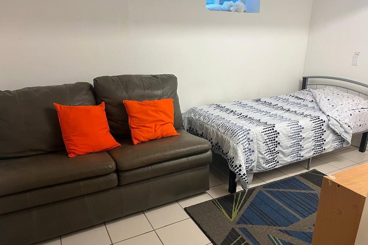 Beautiful Fully Furnished Two Bedrooms - Basement Apartment - Markham, Canada
