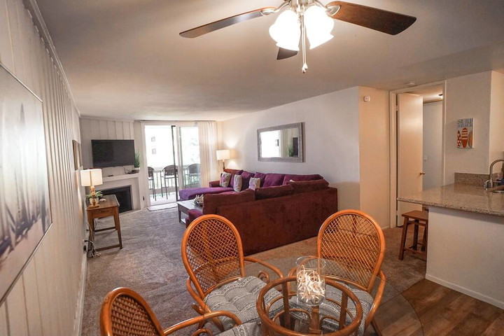 A Cozy 1 Br, 1 Bath, Beach Condo With An Ocean View, A Short Walk From The Sand. - Oceanside, Californie
