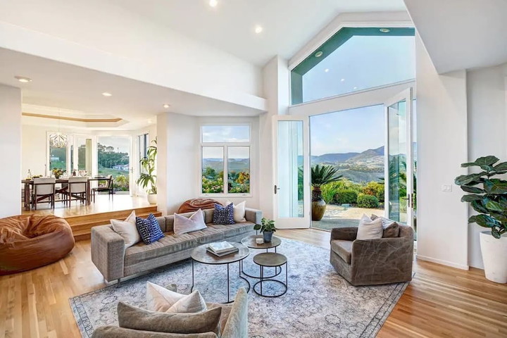 Modern Château - Lap Pool, Weddings, Wine & Beach - Fallbrook, CA